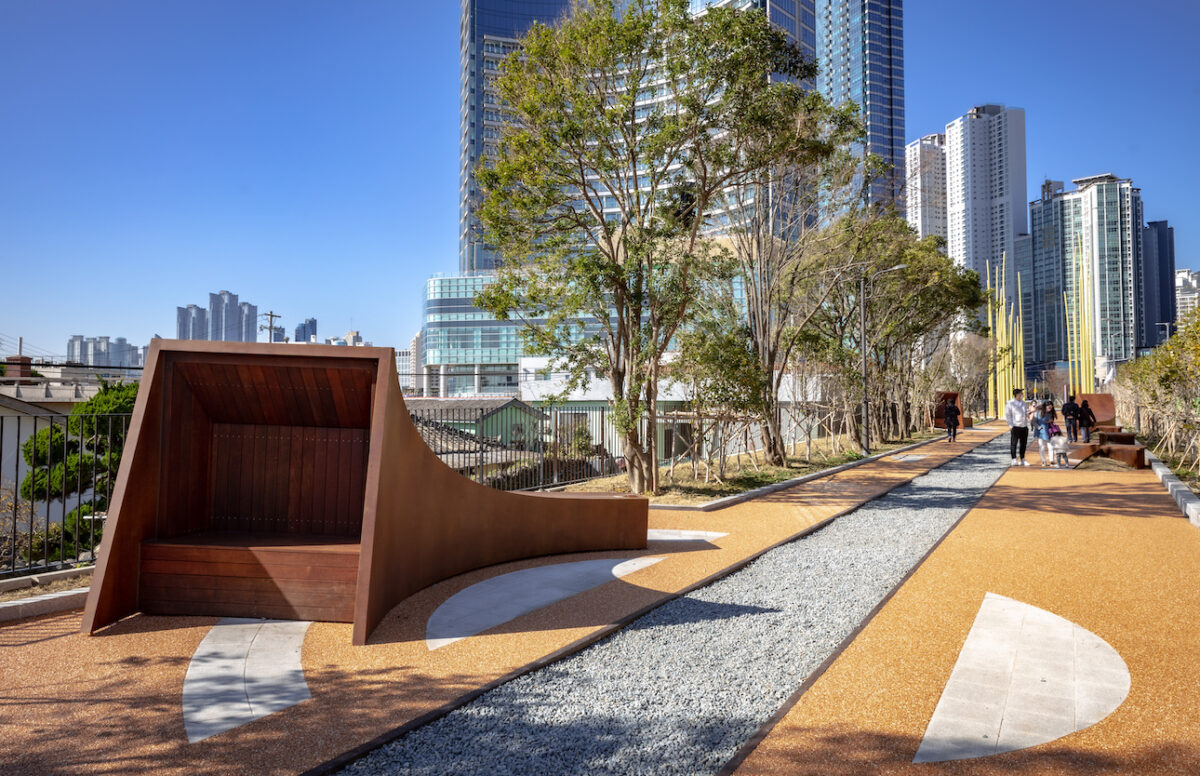 Linear park by Migliore+Servetto opens in South Korea - ICON Magazine