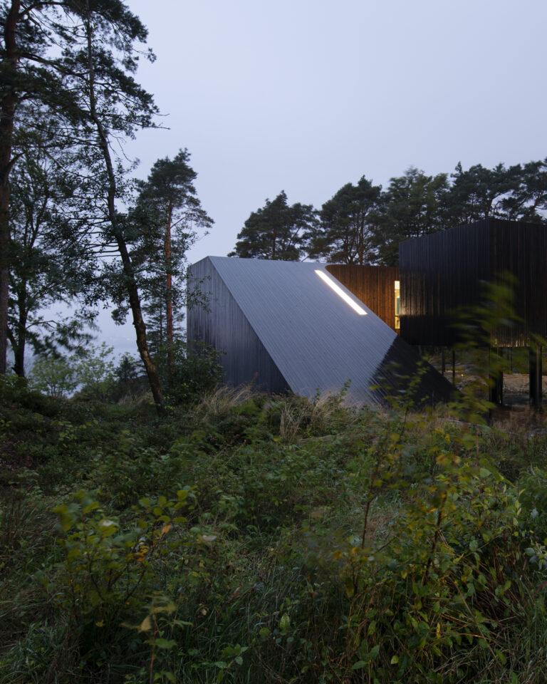 Saunders Architecture designs a minimalist home in Norway connected to ...